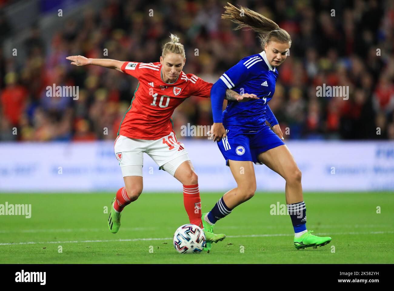 Gloria ball -Fotos und -Bildmaterial in hoher Auflösung – Alamy