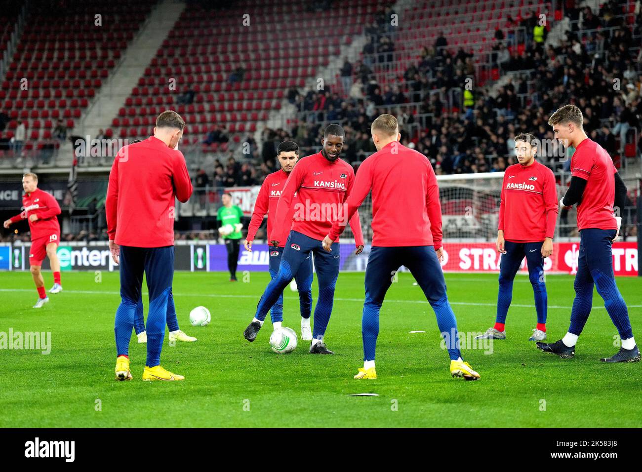 ALKMAAR - AZ Alkmaar Spieler vor dem UEFA Conference League Spiel ...