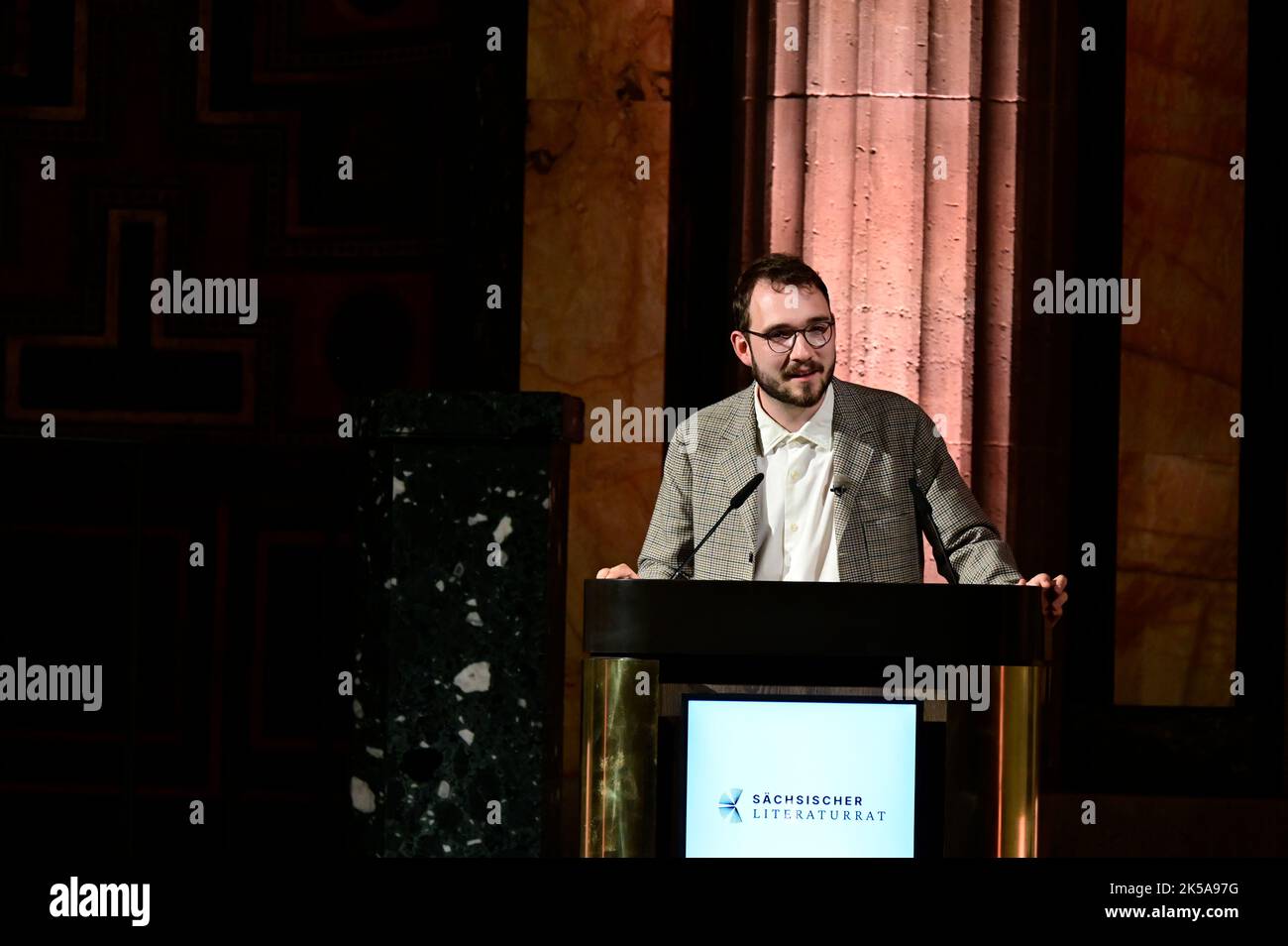Der Schriftsteller Lukas Rietzschel wird mit dem Sächsischen ...