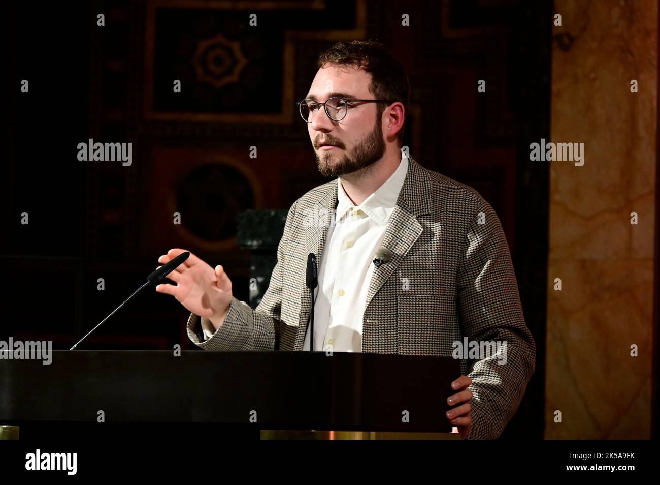 Der Schriftsteller Lukas Rietzschel wird mit dem Sächsischen ...