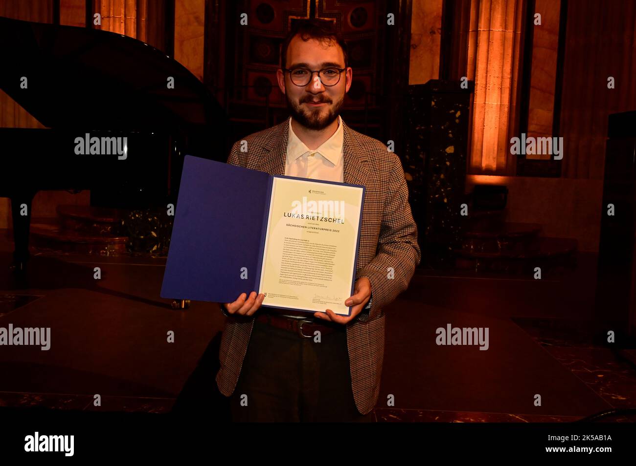 Der Schriftsteller Lukas Rietzschel wird mit dem Sächsischen ...