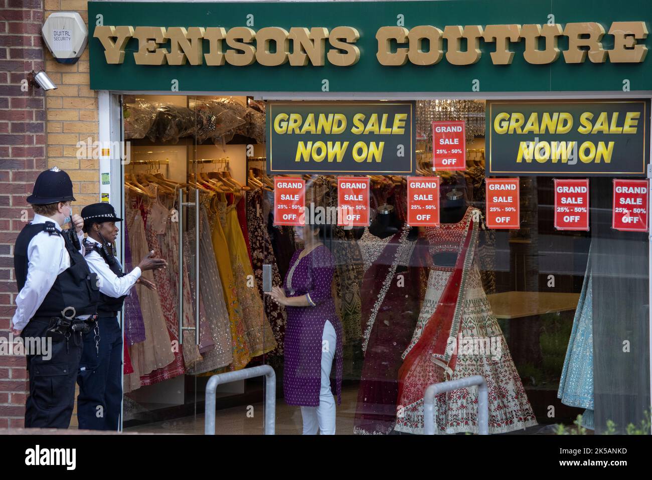 Ealing road in wembley -Fotos und -Bildmaterial in hoher Auflösung – Alamy