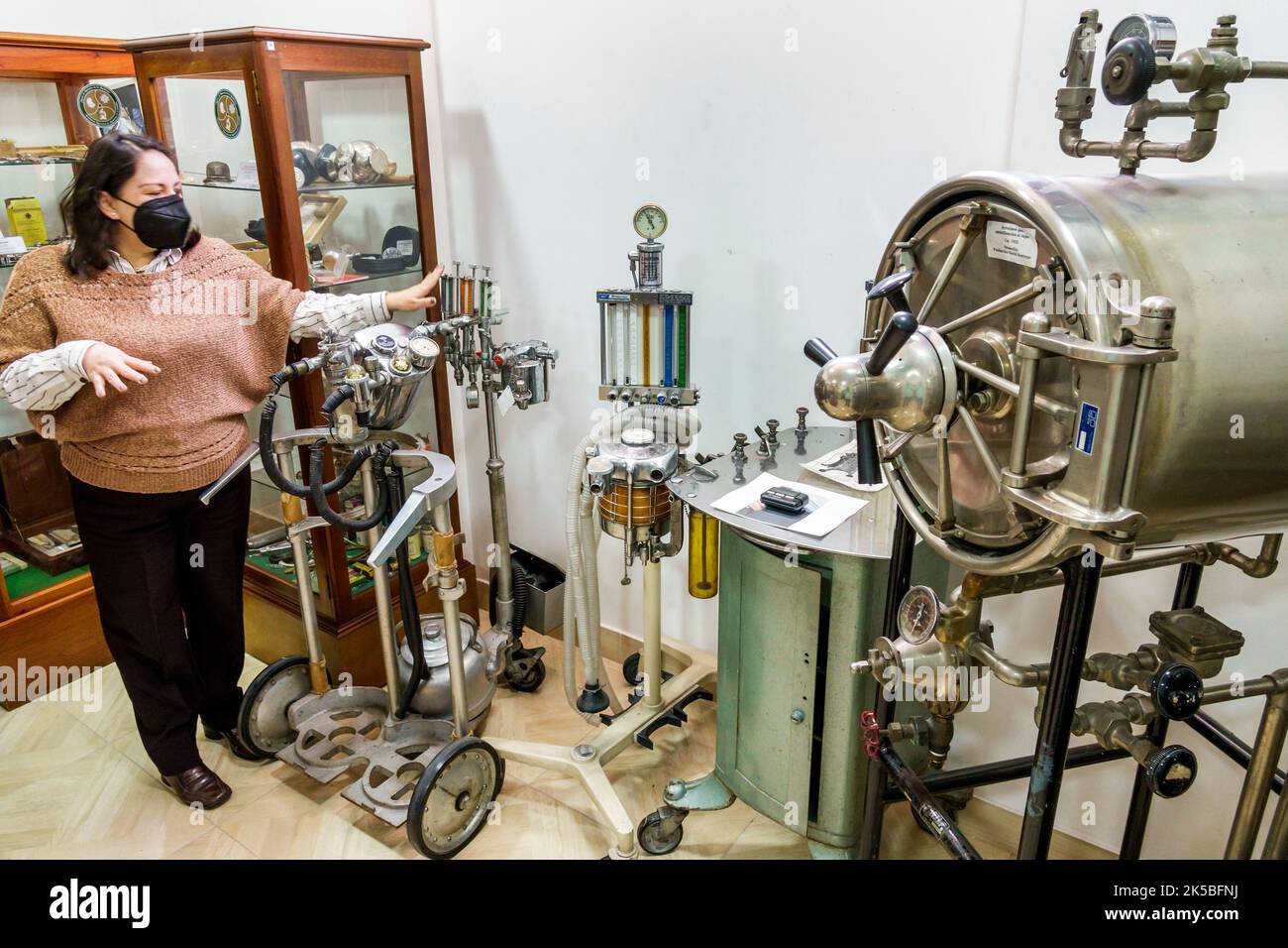 Vintage anesthesia mask -Fotos und -Bildmaterial in hoher Auflösung – Alamy