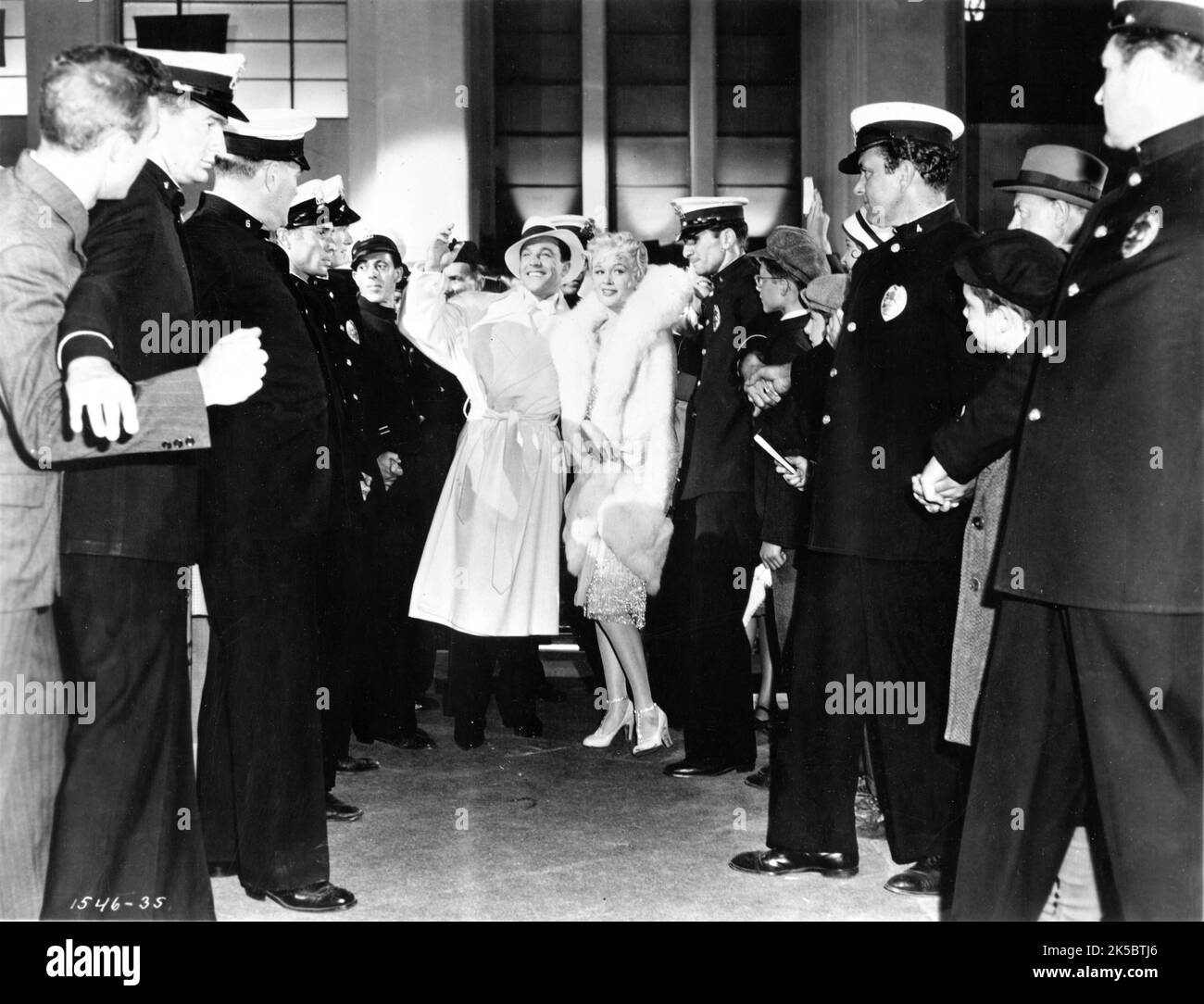GENE KELLY und JEAN HAGEN als Don Lockwood und Lina Lamont bei der ...