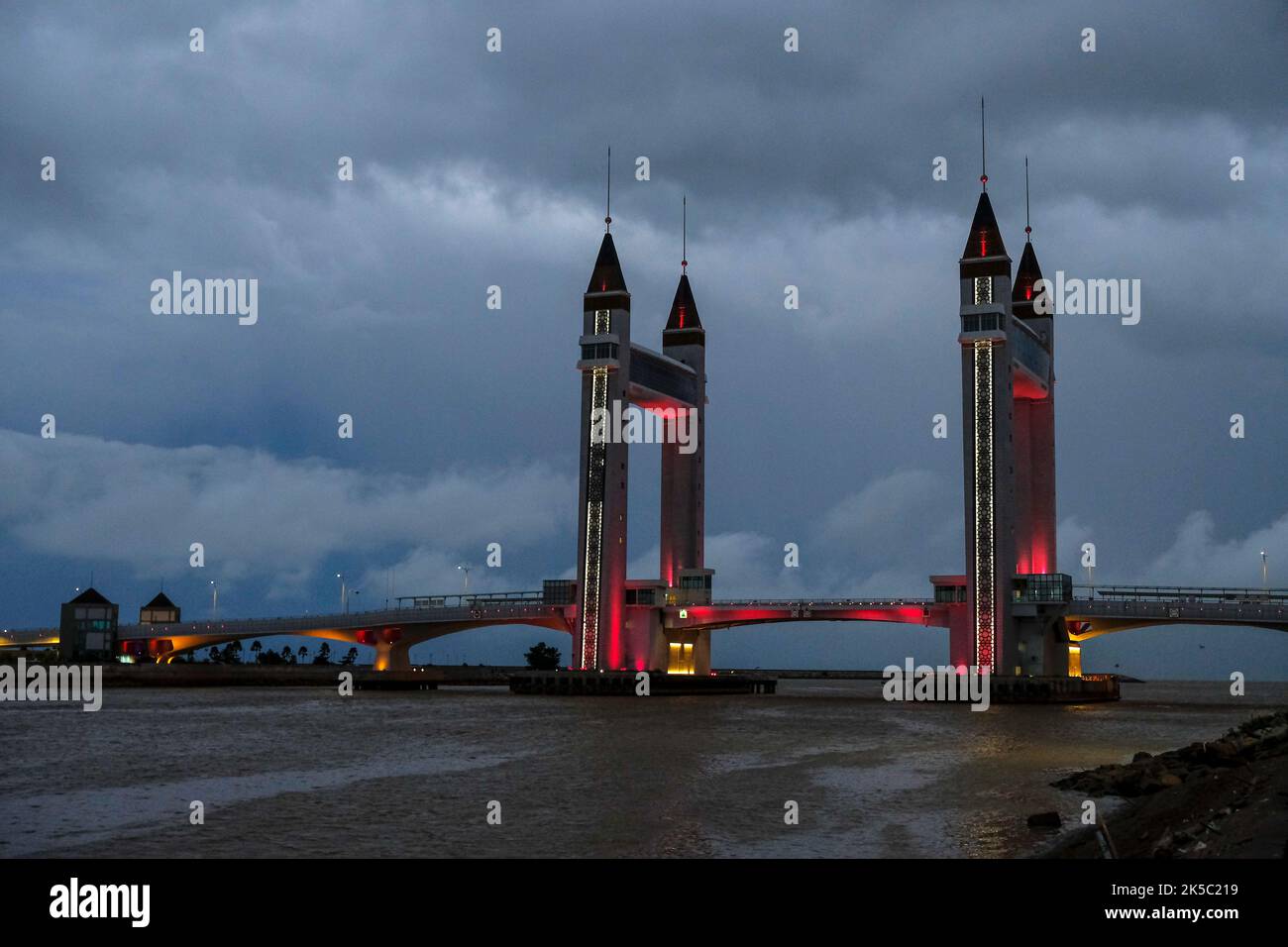 Kuala Terengganu, Malaysia - 2022. Oktober: Blick auf die Kuala ...