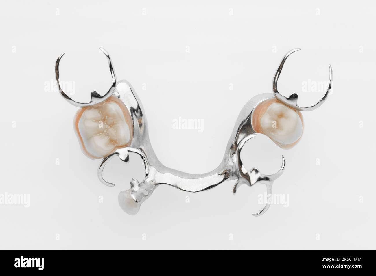 Removable partial denture lower teeth -Fotos und -Bildmaterial in hoher ...