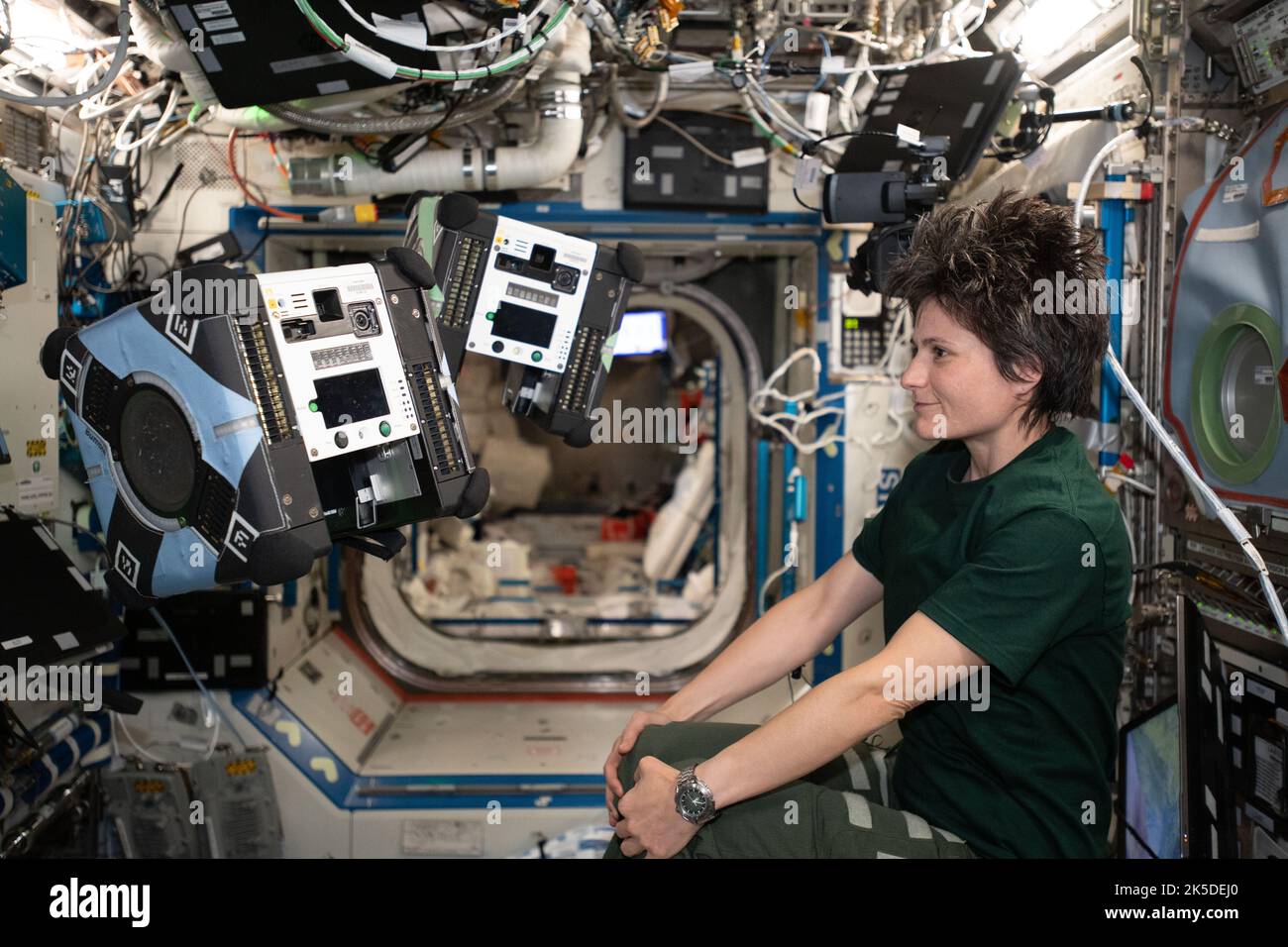 ESA (European Space Agency) Astronaut und Expedition 67 die Flugingenieurin Samantha ...