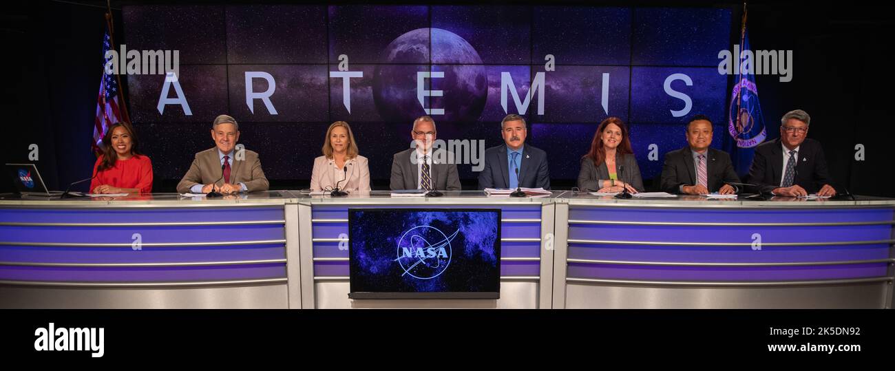 Nach Abschluss der NASA Flight Readiness Review für Artemis I am 22 ...
