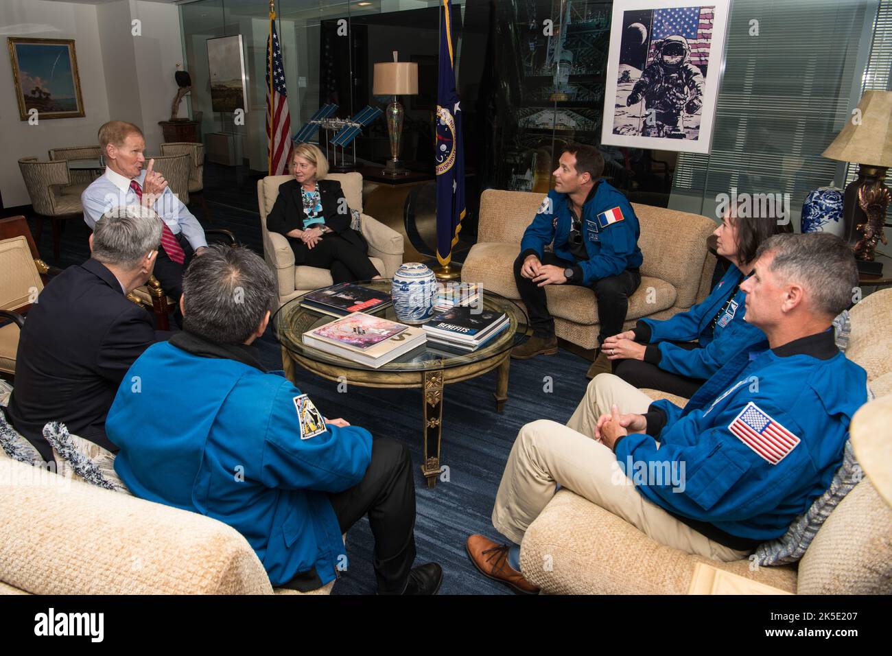 Von links nach rechts: NASA-Administrator Bill Nelson, NASA-Deputy ...