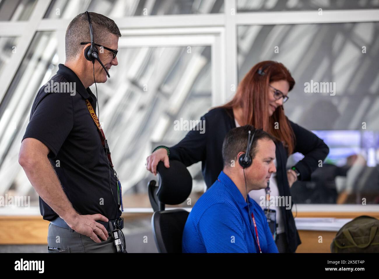 Charlie Blackwell-Thompson, Launch Director von Artemis I, überwacht ...