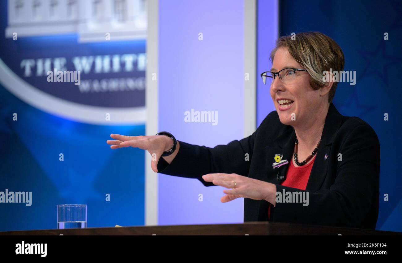 Jane Rigby, Wissenschaftlerin des NASA James Webb Space Telescope ...
