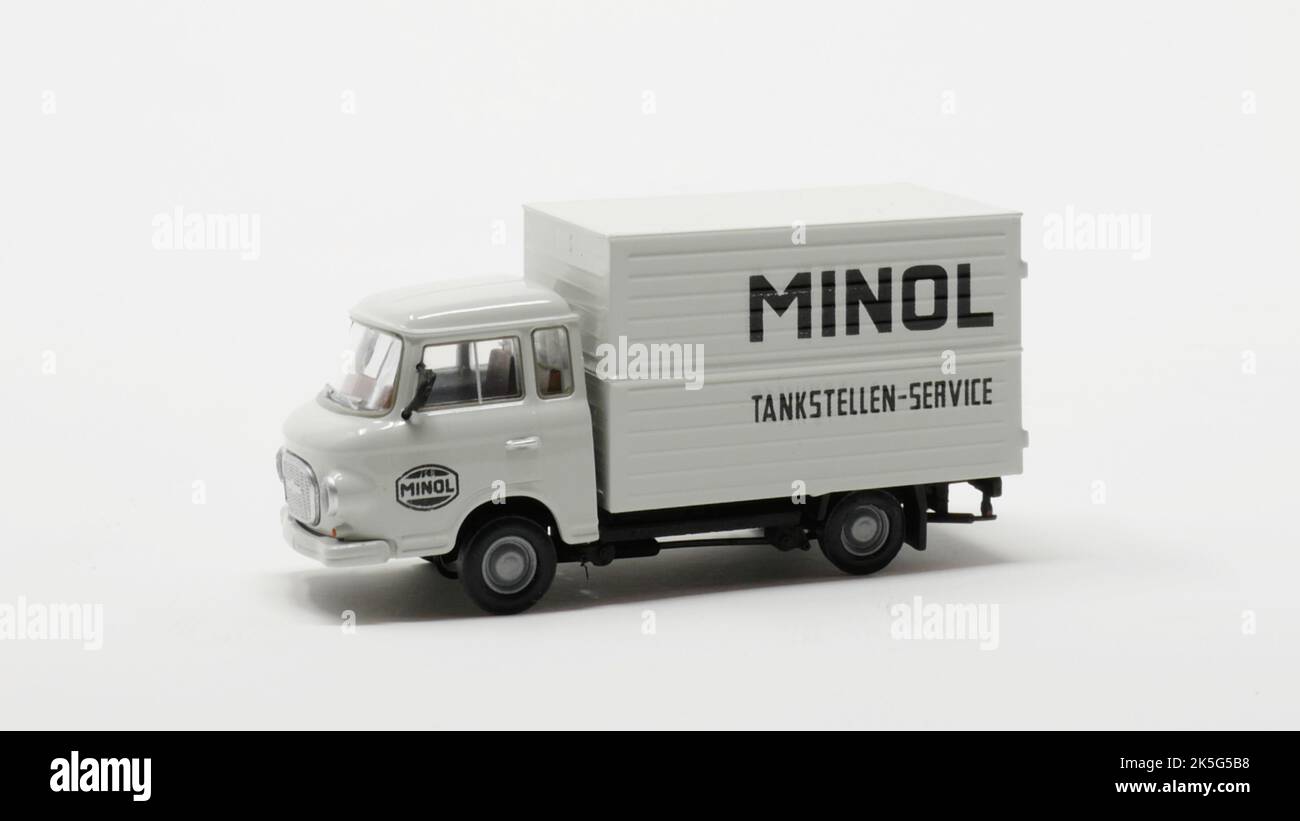Automodell DDR Barkas B1000 Koffer grau MINOL, Maßstab 1/87 Stockfotografie - Alamy