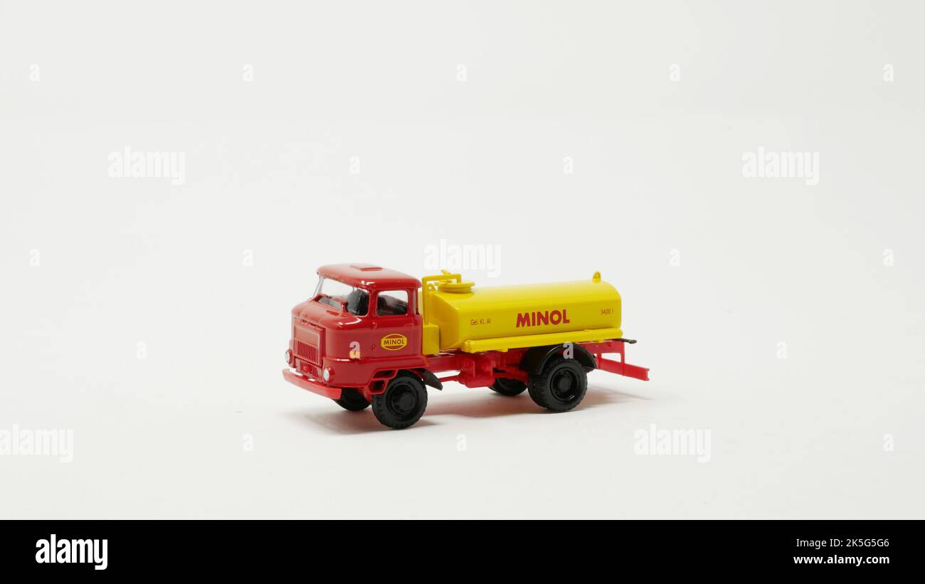 Minol tankwagen -Fotos und -Bildmaterial in hoher Auflösung – Alamy