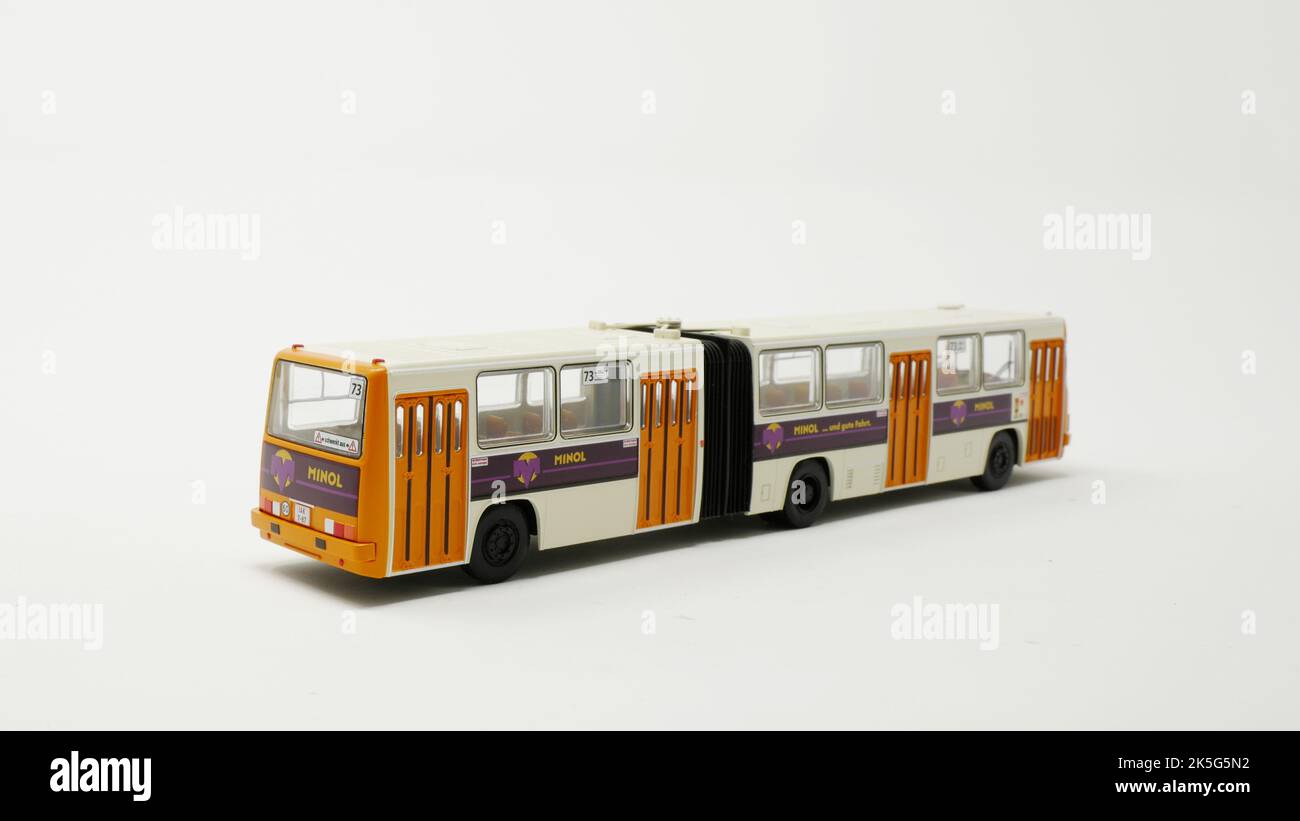 Ikarus gelenkbus -Fotos und -Bildmaterial in hoher Auflösung – Alamy
