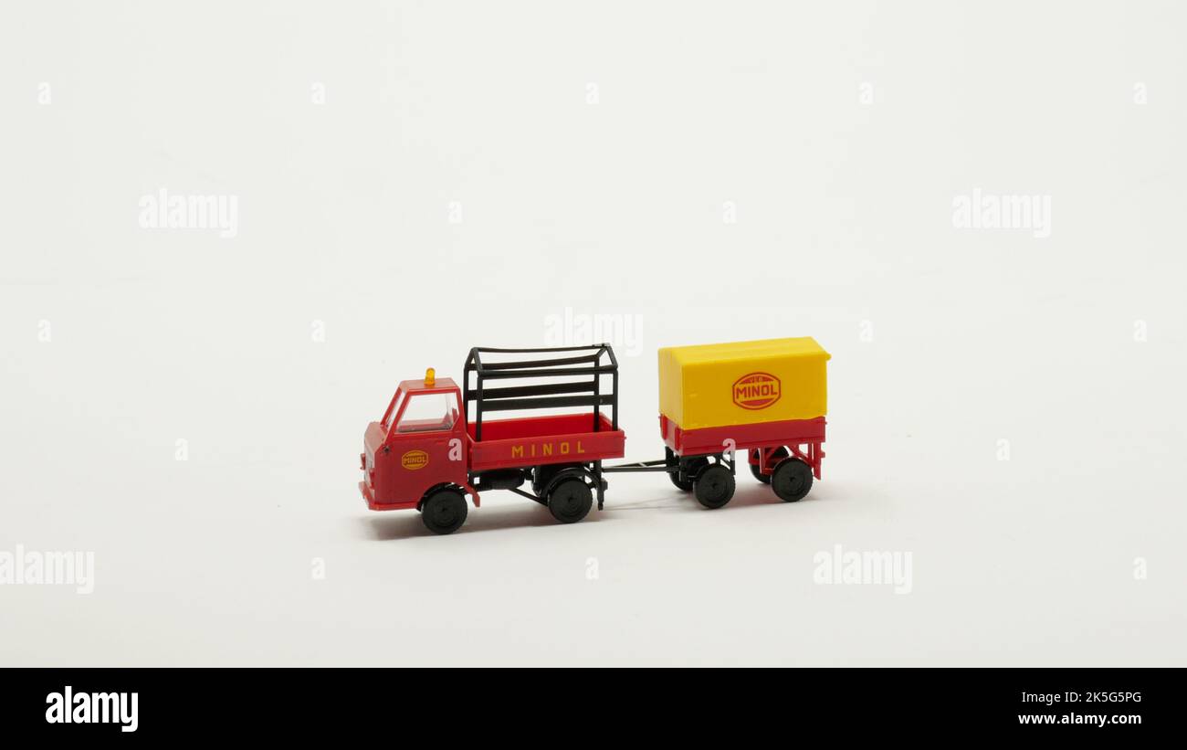 Automodell DDR Multicar M22 mit Anhänger MINOL, Auhagen, Maßstab 1/120 ...