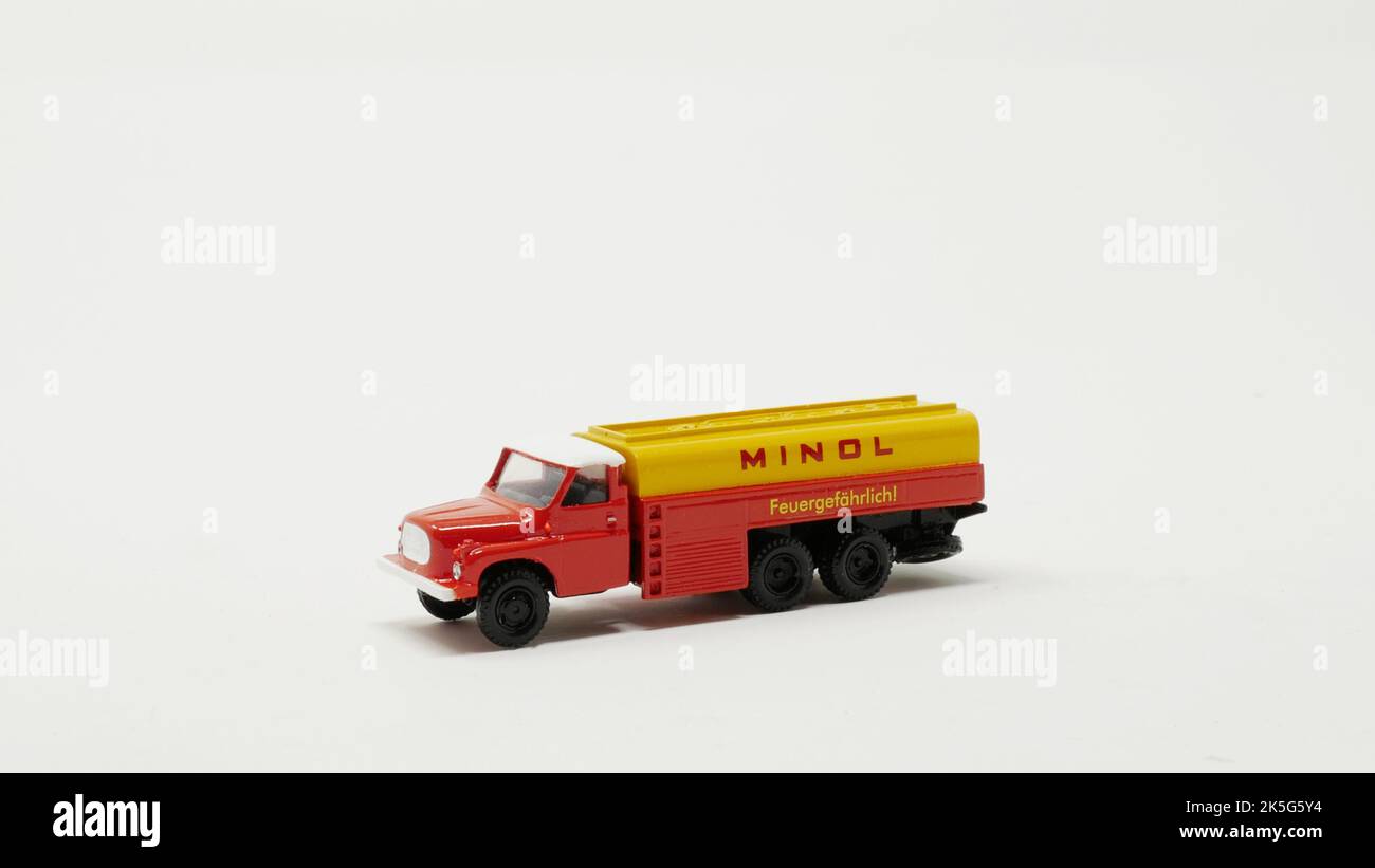 Minol tankwagen -Fotos und -Bildmaterial in hoher Auflösung – Alamy