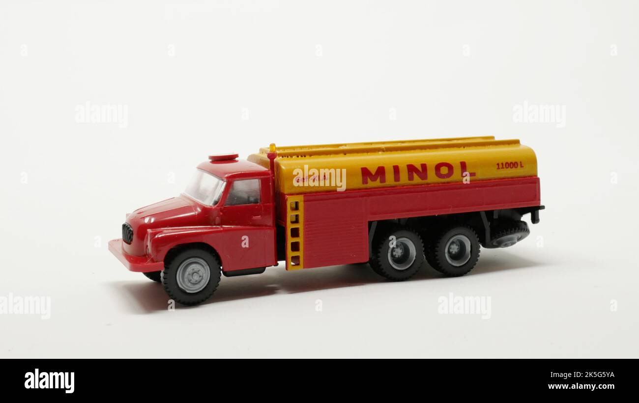 Minol tankwagen -Fotos und -Bildmaterial in hoher Auflösung – Alamy