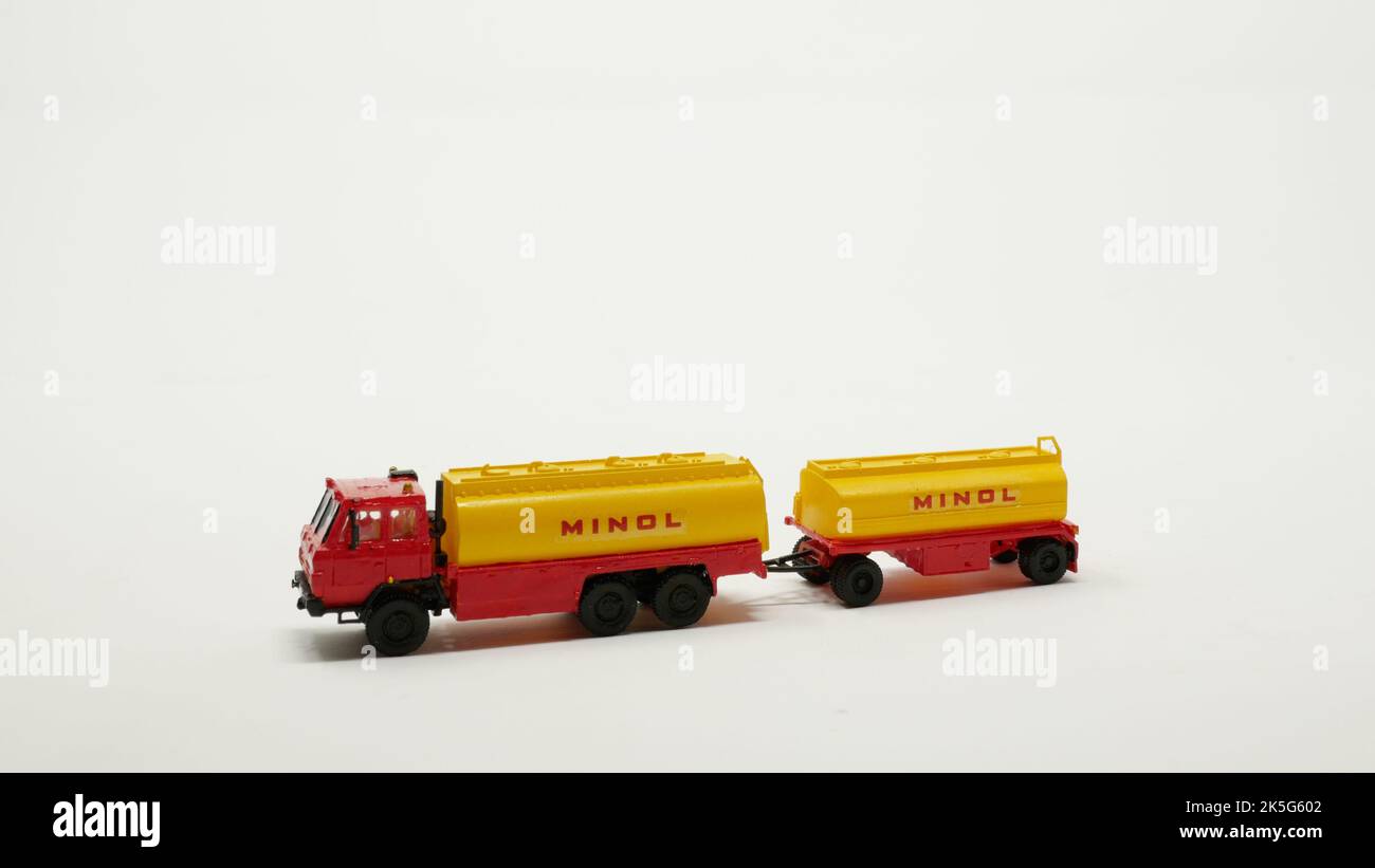 Minol tankwagen -Fotos und -Bildmaterial in hoher Auflösung – Alamy
