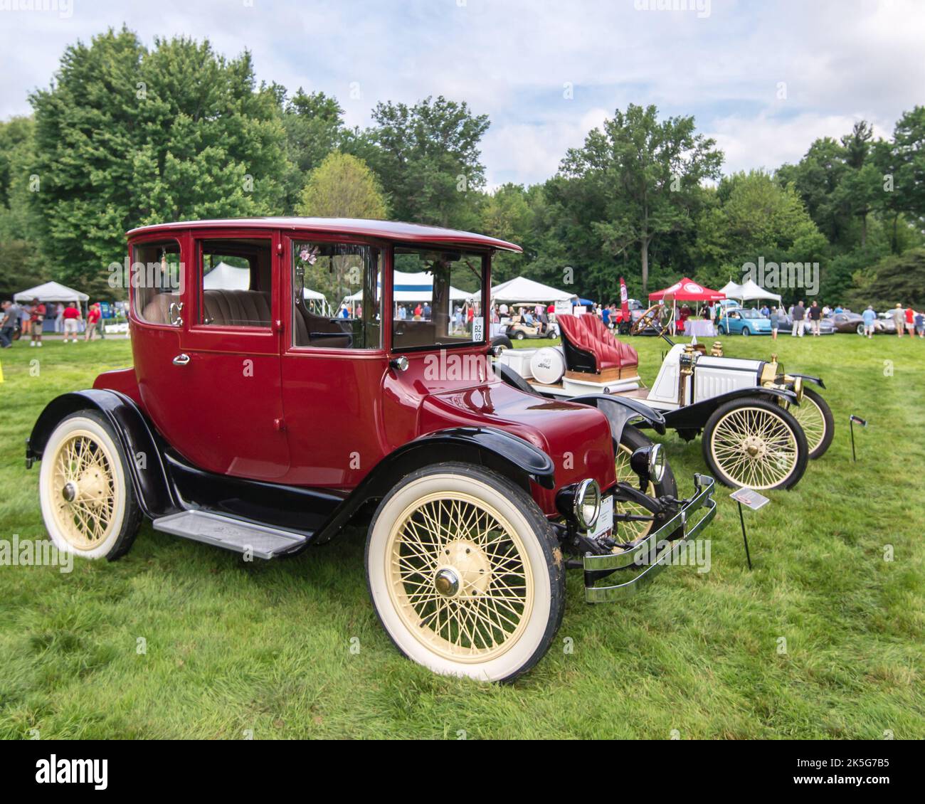 Three wheel electric car -Fotos und -Bildmaterial in hoher Auflösung ...