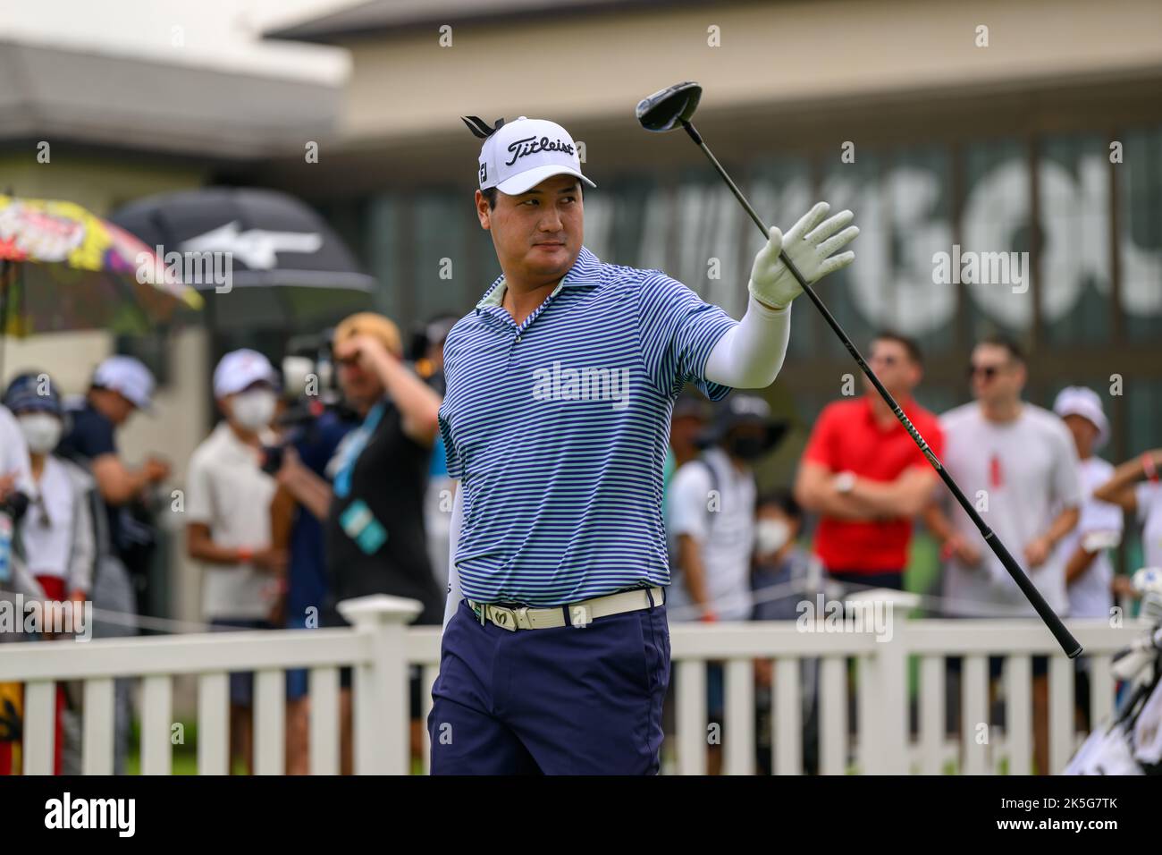 Sihwan Kim aus den USA schlägt bei Loch 10 während der 2. Runde des LIV ...