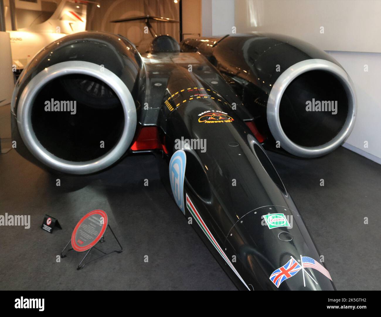 Erstes landfahrzeug, das offiziell die schallmauer durchbricht -Fotos ...