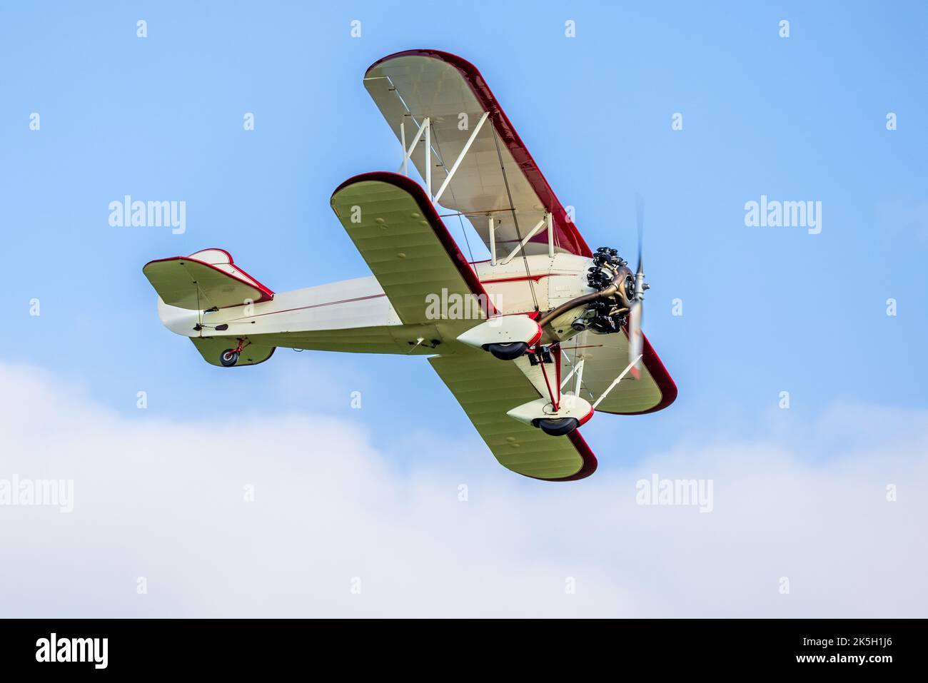 Curtiss-Wright Travel Air 4000 ‘NC 8115’ in der Luft auf der Race Day ...