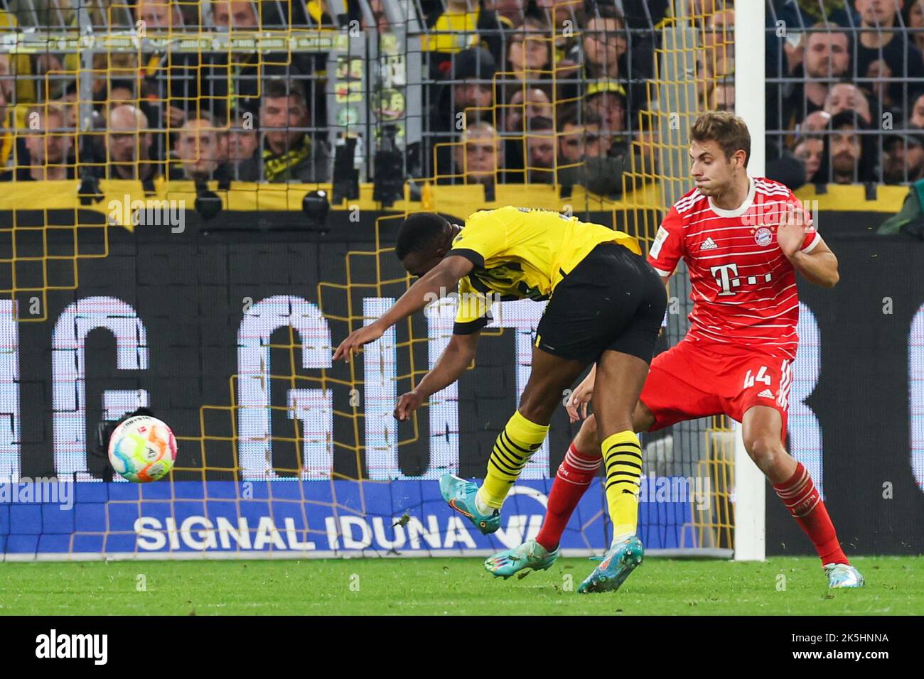 DORTMUND, DEUTSCHLAND - OKTOBER 8: Anthony Modeste von Borussia ...