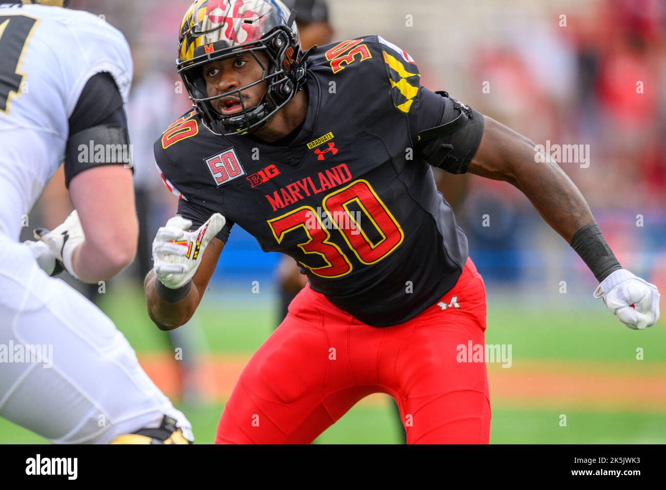 08. Oktober 2022: Durell Nchami (30), der Linienspieler der Maryland ...