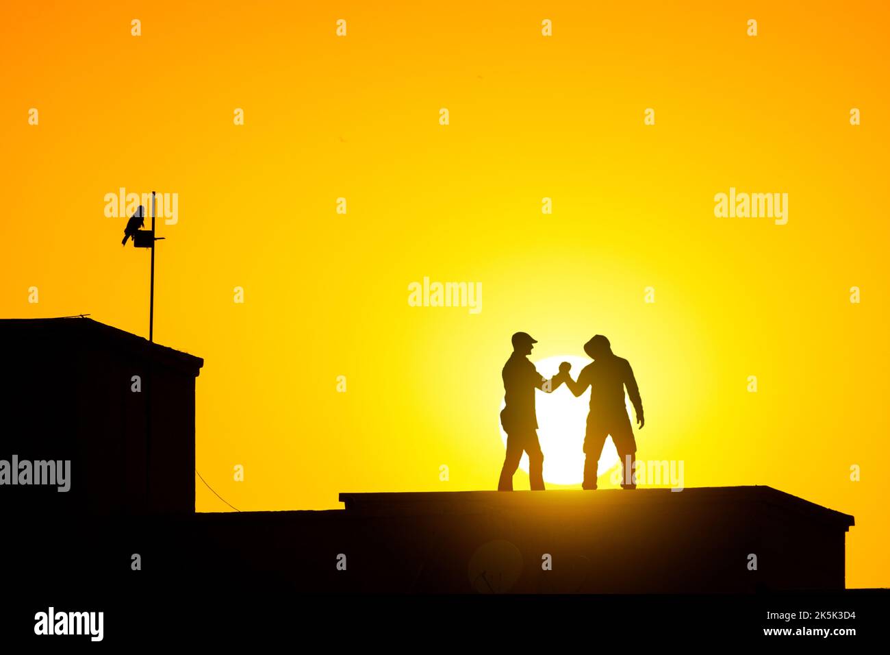 Silhouette figure -Fotos und -Bildmaterial in hoher Auflösung – Alamy
