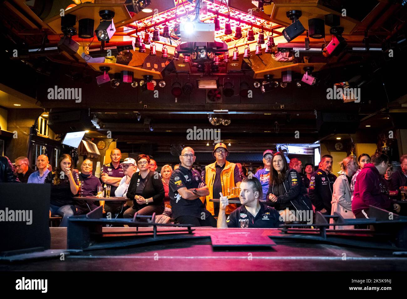 2022-10-09 07:04:48 MONTFORT - Max Verstappen Fans schauen, um den ...