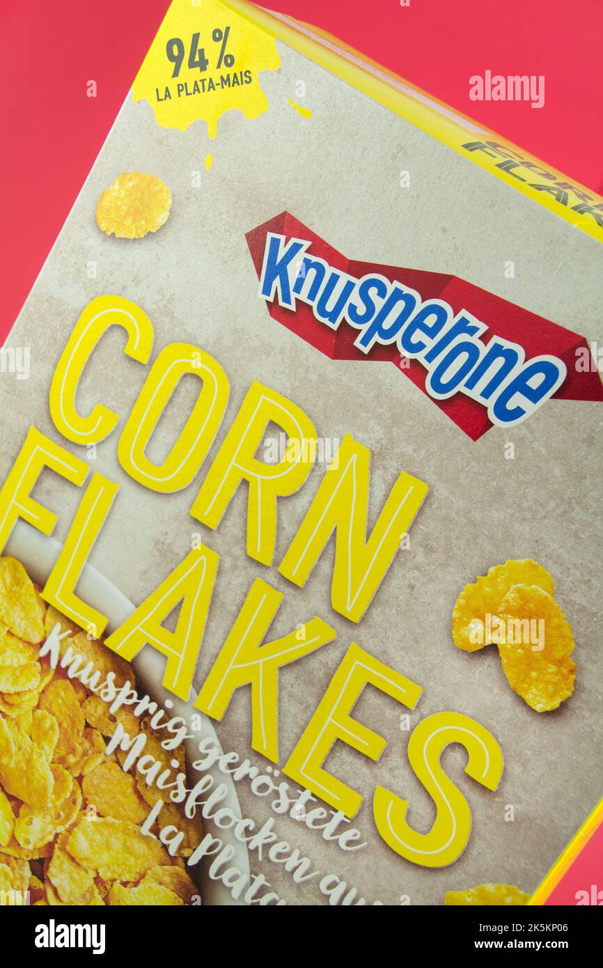 Hamburg, Deutschland - Oktober 8 2022: Knusperone Corn Flakes in der ...