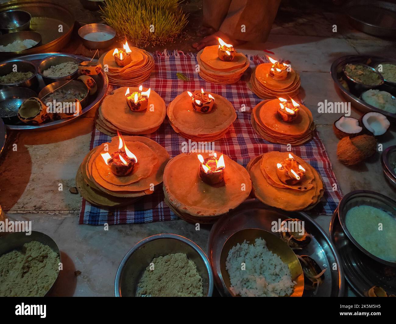 A Gujarat Village Navratri Traditionelles Gehu Atta Akhand Diya ...