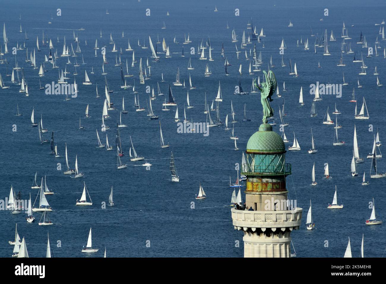 Triest, Italien. 9.. Oktober 2022. Barcolana Nummer 54. 1614 Segelboote ...
