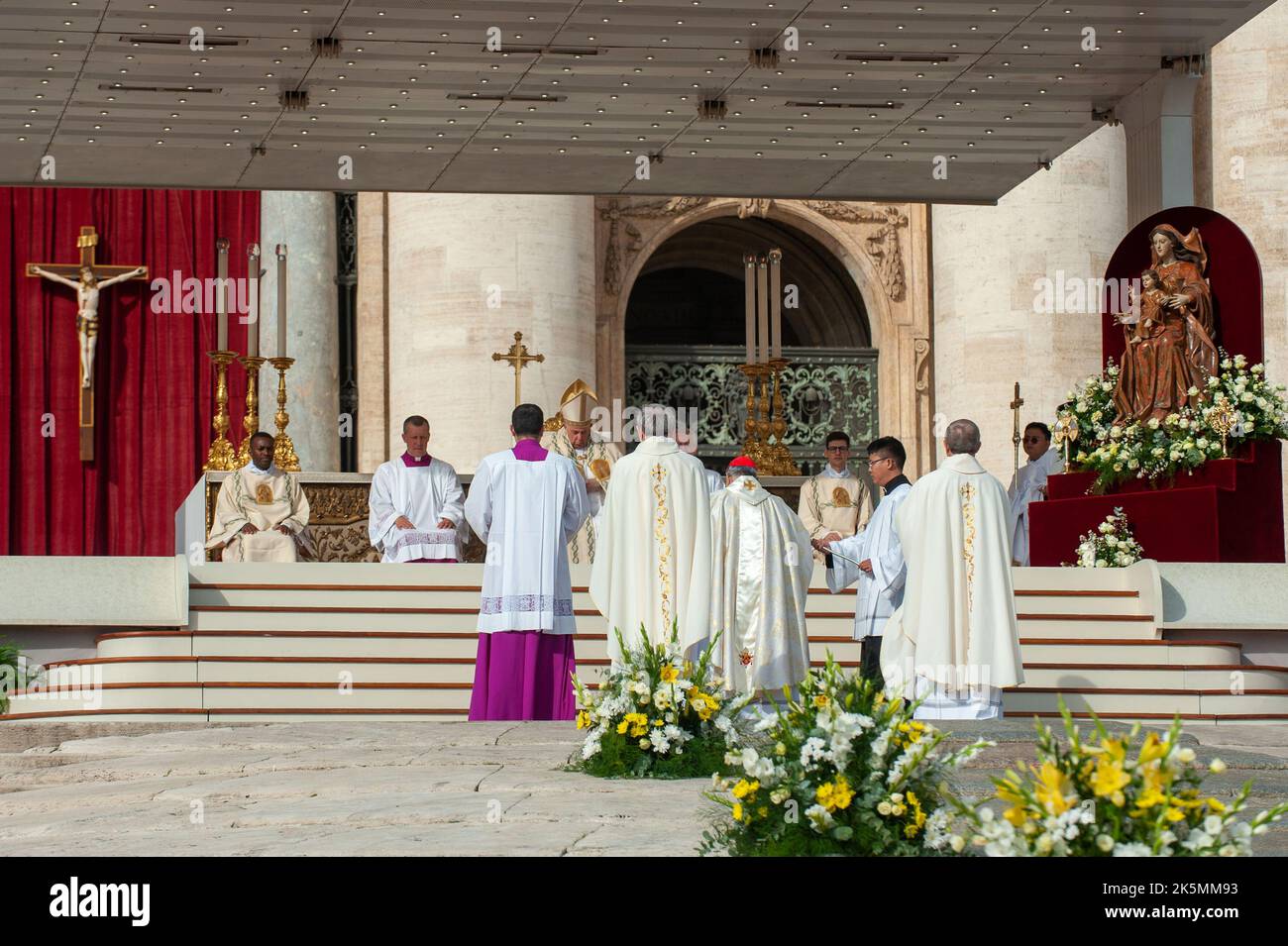 Messa in piazza san pietro in vaticano -Fotos und -Bildmaterial in ...
