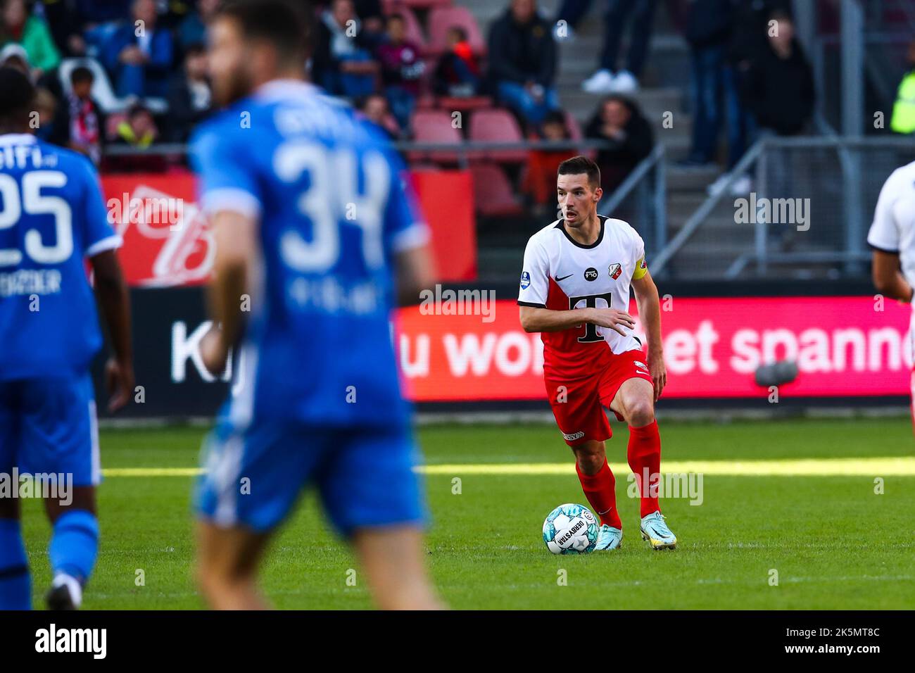 UTRECHT, NIEDERLANDE - 9. OKTOBER: Nick Viergever vom FC Utrecht beim ...