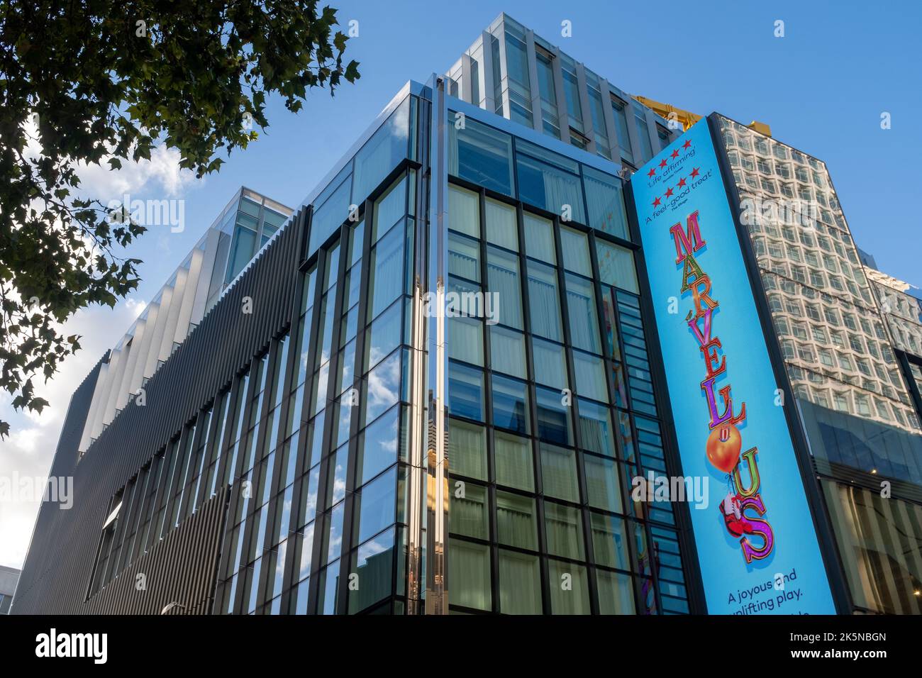 Londoner soho place theater -Fotos und -Bildmaterial in hoher Auflösung ...