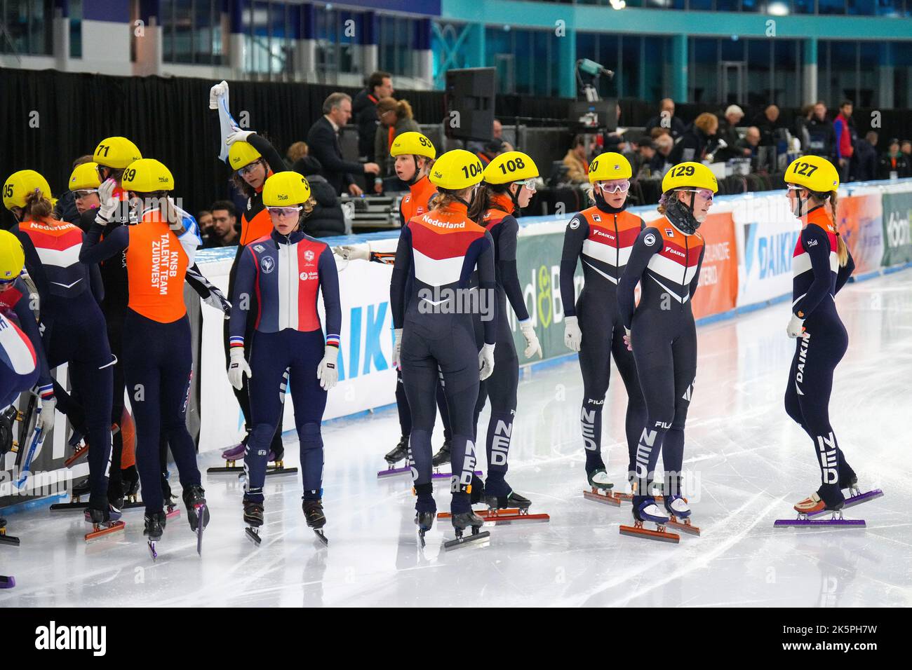 HEERENVEEN, NIEDERLANDE - OKTOBER 9: Rianne de Vries, Niederlande ...