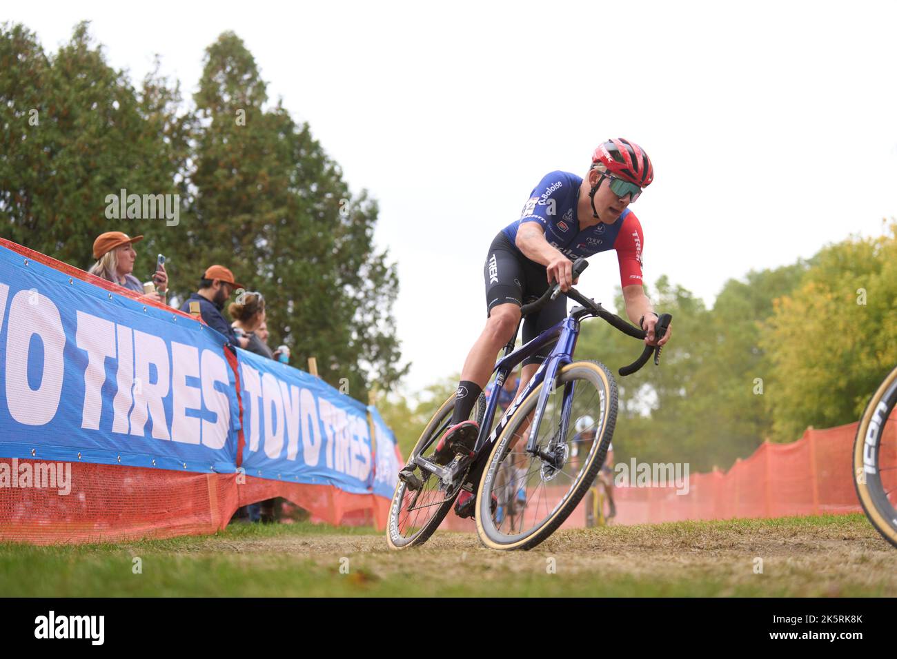 Der Belgier Eli Iserbyt wurde während der ersten Etappe (1/14) des UCI ...