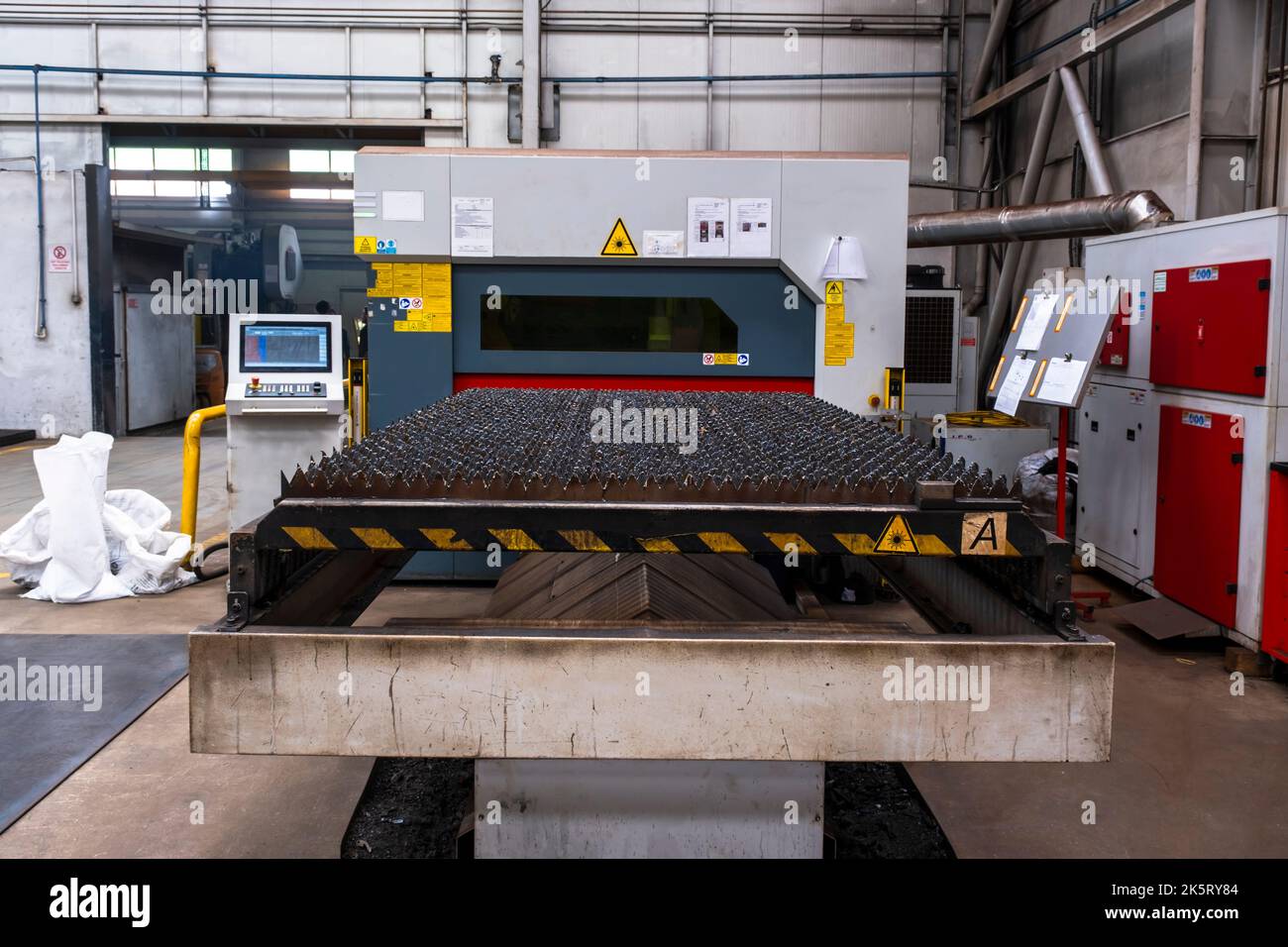 Cnc laser maschinen -Fotos und -Bildmaterial in hoher Auflösung – Alamy