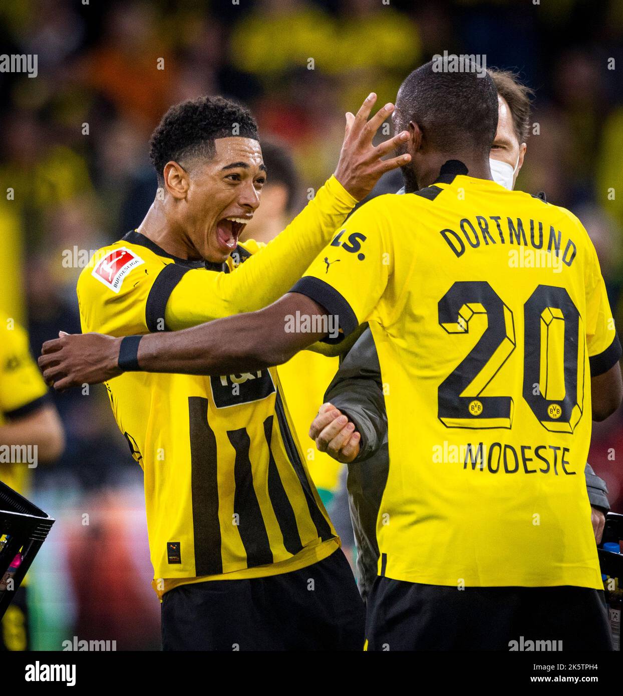 Dortmund, 08.10.2022 Jude Bellingham (BVB), Anthony Modeste (BVB ...