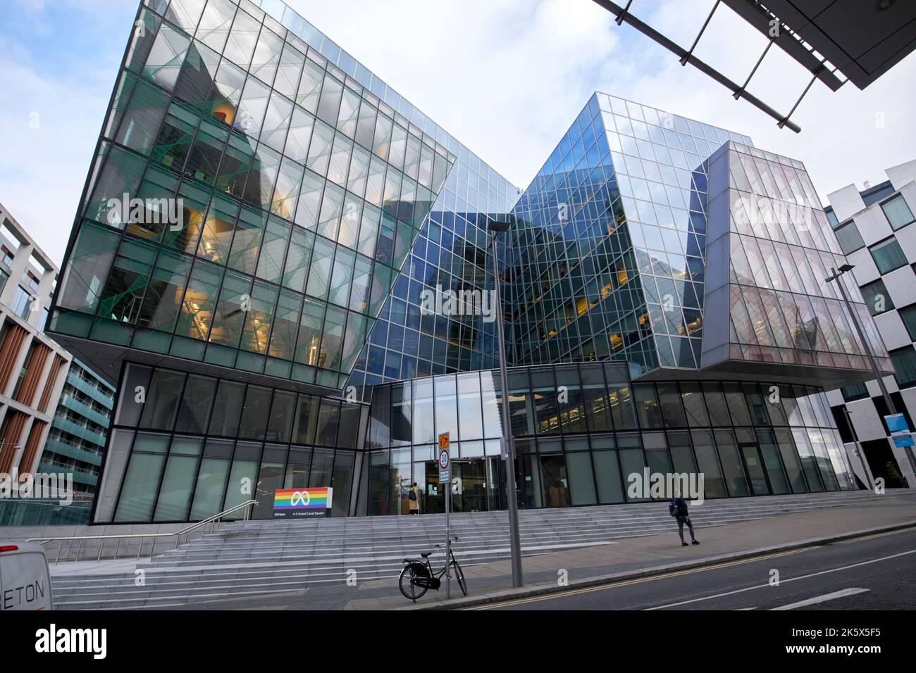 Facebook dublin hauptsitz -Fotos und -Bildmaterial in hoher Auflösung ...