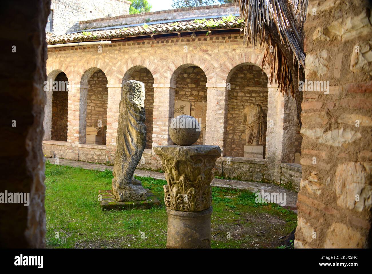 Der Nationalpark Butrint ist ein geschütztes Naturgebiet, es umfasst ...