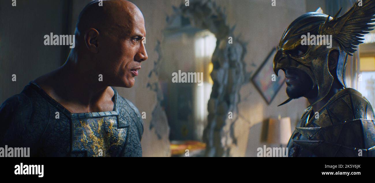 BLACK ADAM, von links: Dwayne Johnson als Black Adam, Aldis Hodge als ...