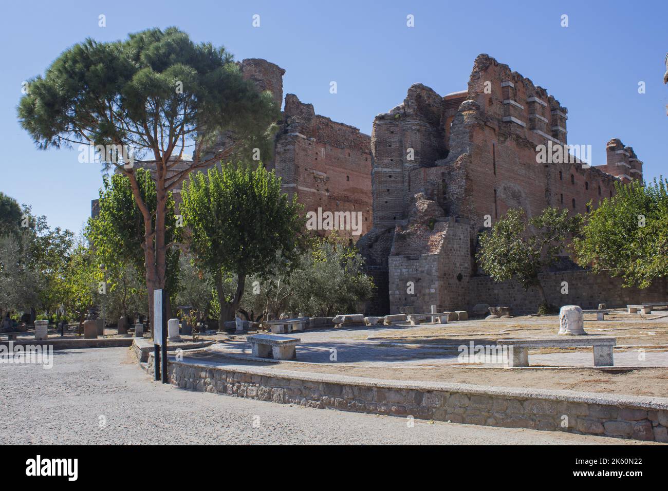 Red hall -Fotos und -Bildmaterial in hoher Auflösung – Alamy