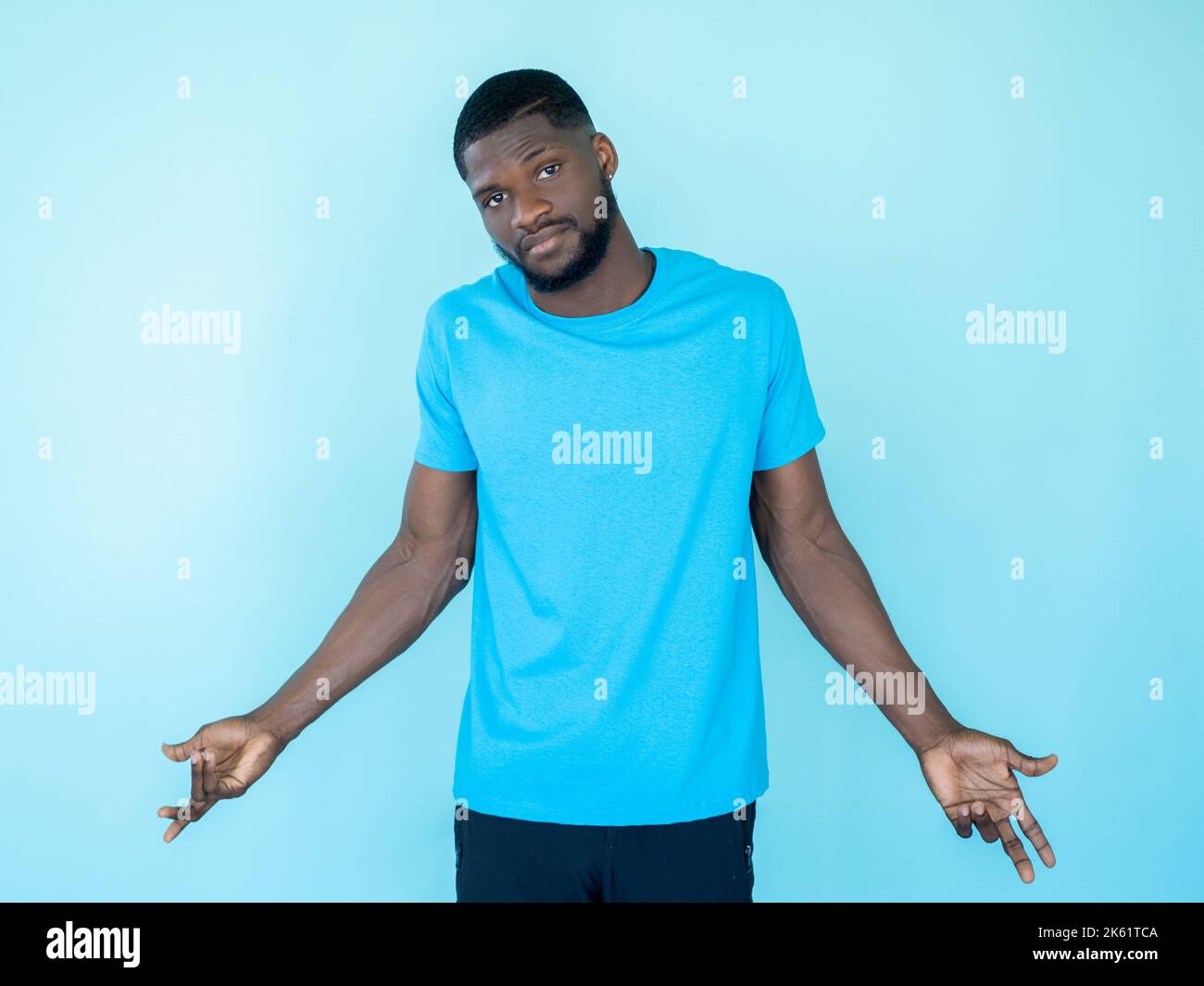 Shrug gesture -Fotos und -Bildmaterial in hoher Auflösung – Alamy