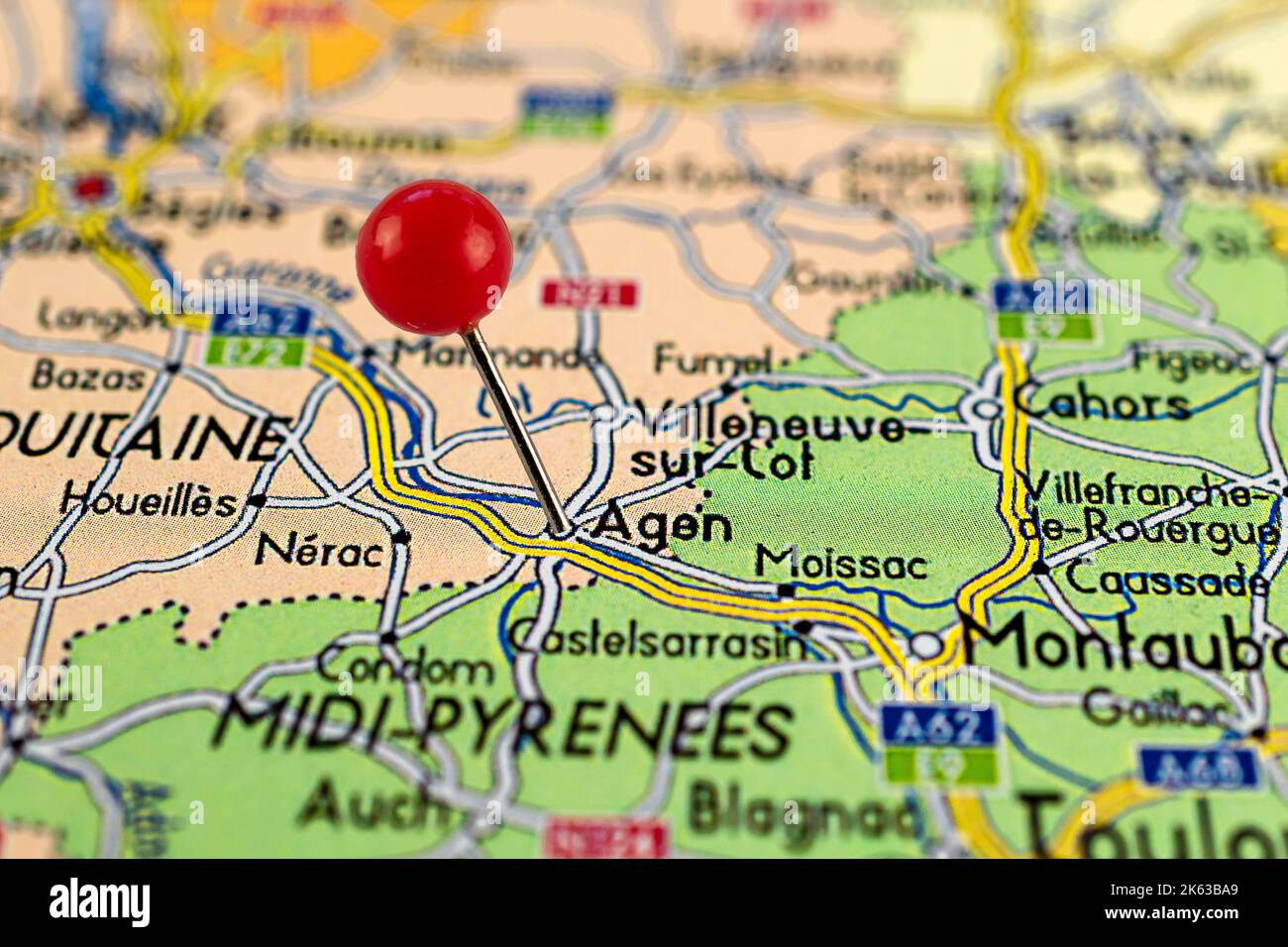 GAP-Map. Nahaufnahme der Gap-Karte mit roter Nadel. Karte mit rotem ...