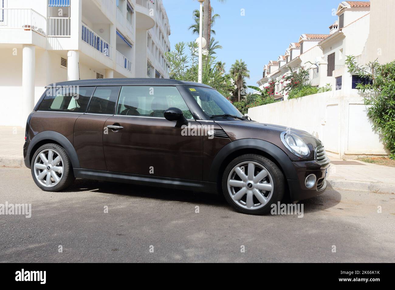 Mini cooper kombi -Fotos und -Bildmaterial in hoher Auflösung – Alamy