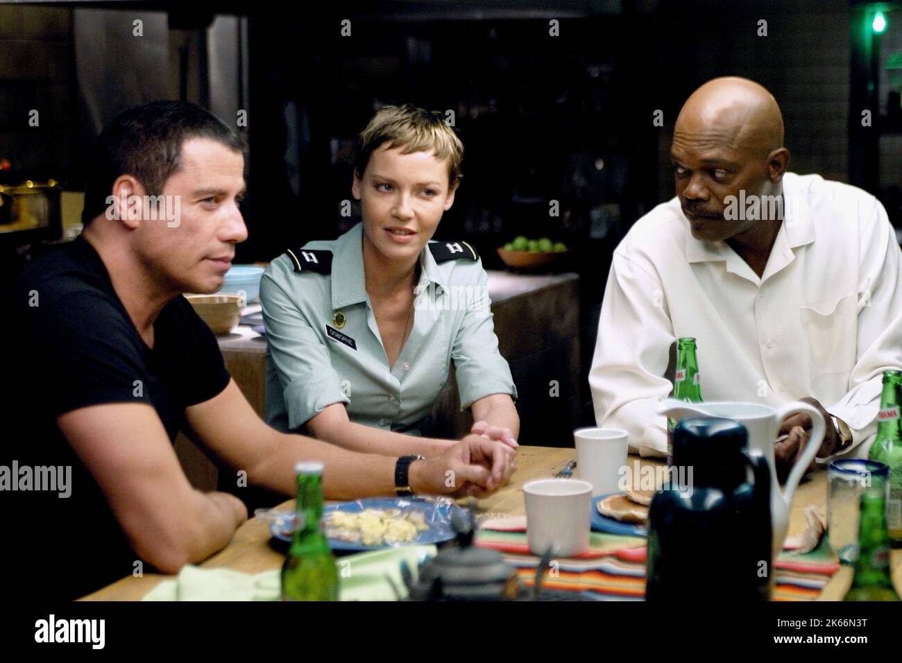 Basic 2003 john travolta -Fotos und -Bildmaterial in hoher Auflösung – Alamy