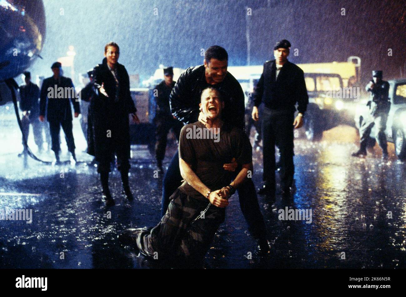 Basic 2003 john travolta -Fotos und -Bildmaterial in hoher Auflösung – Alamy