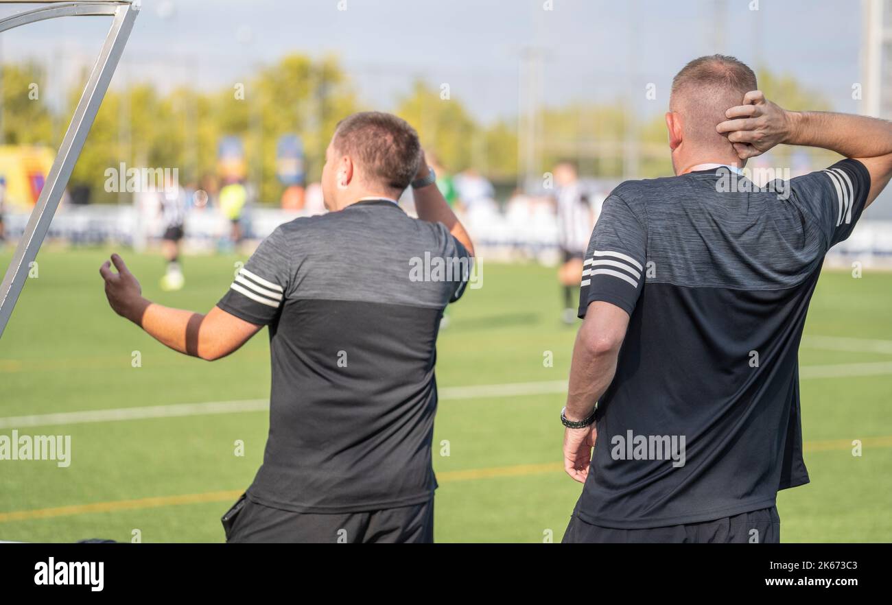 Trainer und coach -Fotos und -Bildmaterial in hoher Auflösung – Alamy